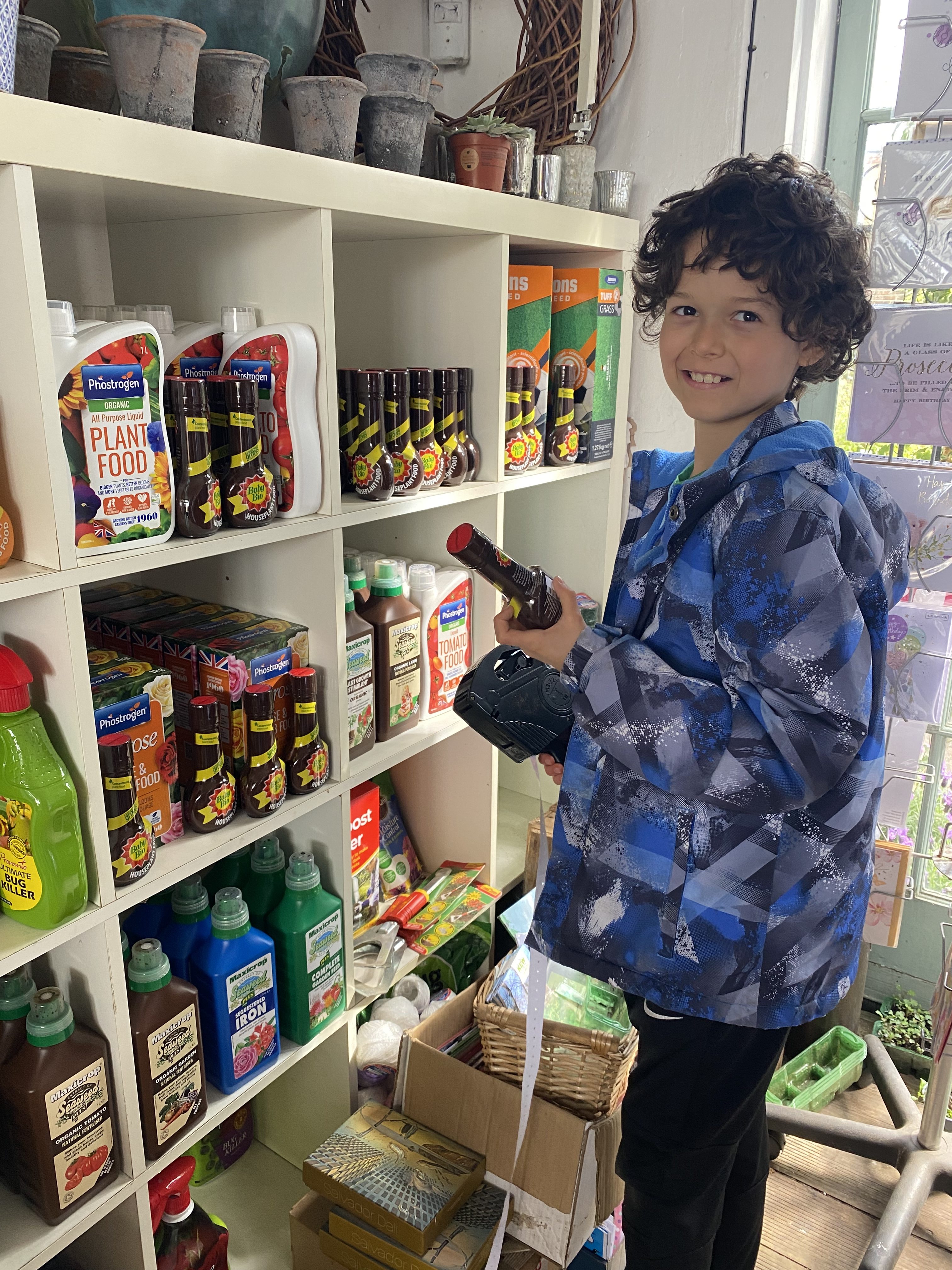 The greatest helper in the world! Kew Gardener Junior! ️ ️ ️ – Kew Gardener